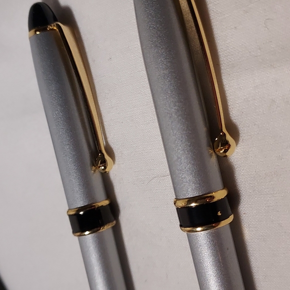 Ink Pens Set of 2 | Office | Vintage Ink Pen Set Of Two Grey With Black ...